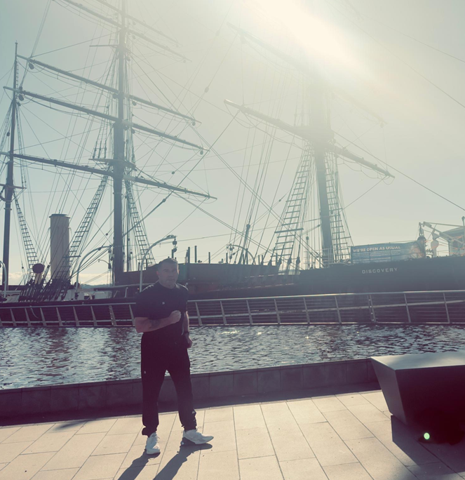 Gary ‘Gadger’ Strachan chats to Holywell Street – Holywell Street